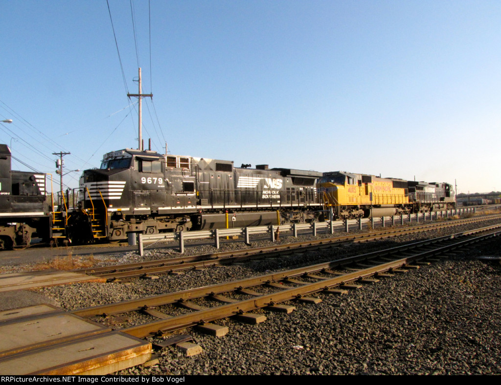 NS 9679 and UP 4005